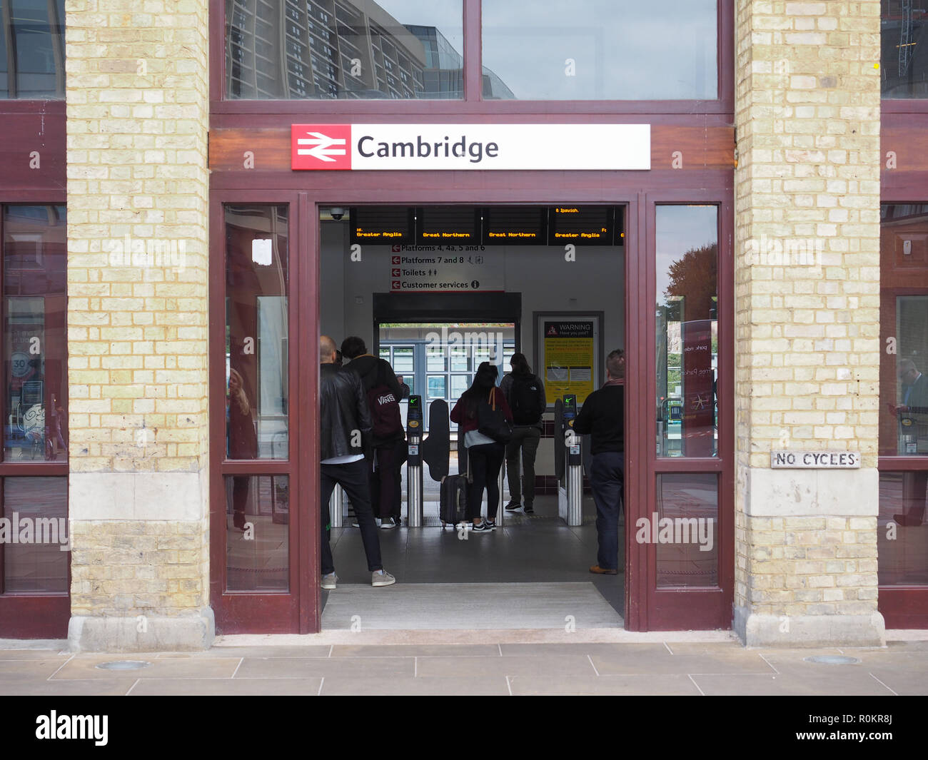 CAMBRIDGE, UK - CIRCA OCTOBER 2018: Cambridge railway station Stock ...