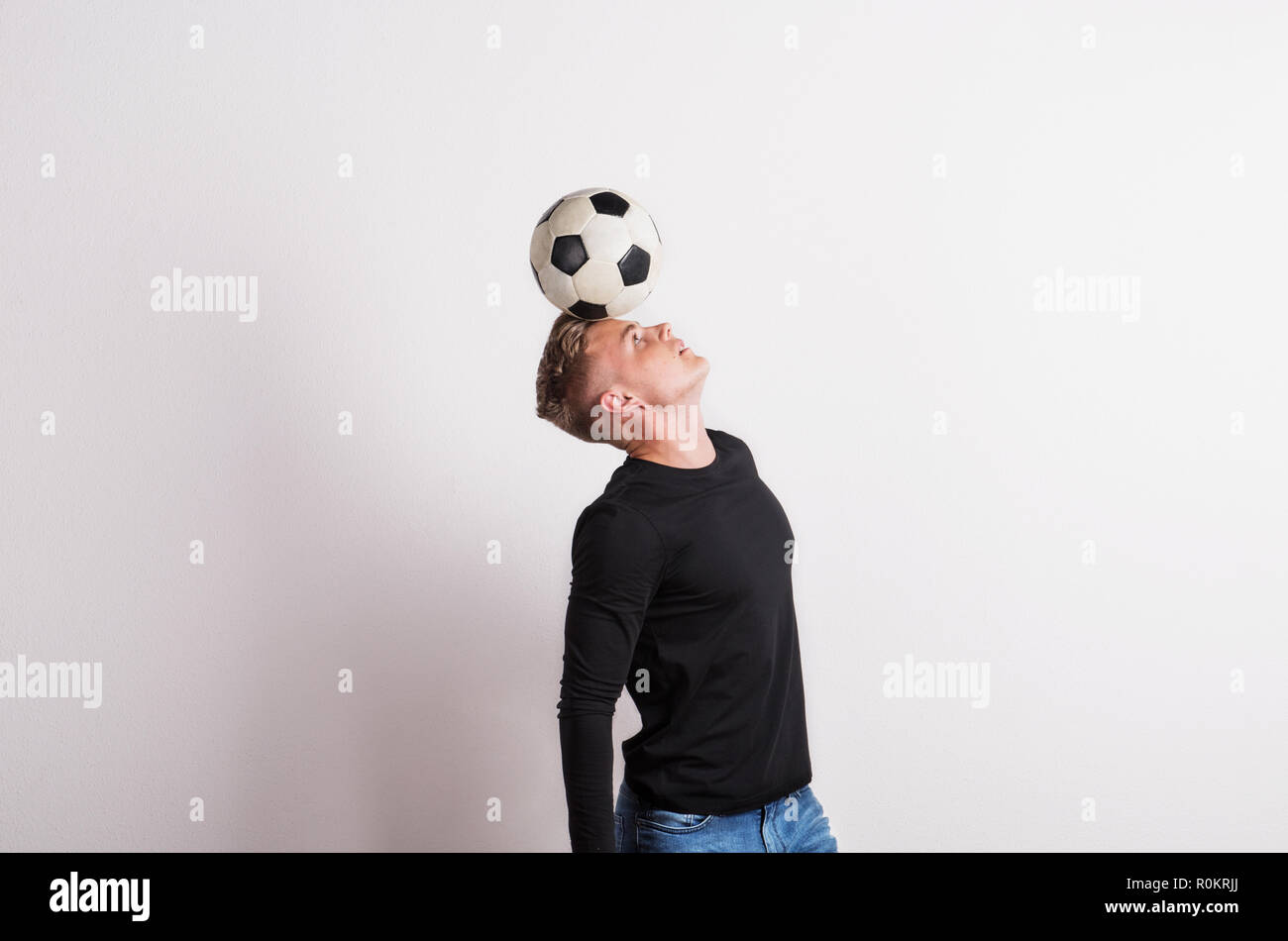 Sport football player head head shot hi-res stock photography and ...