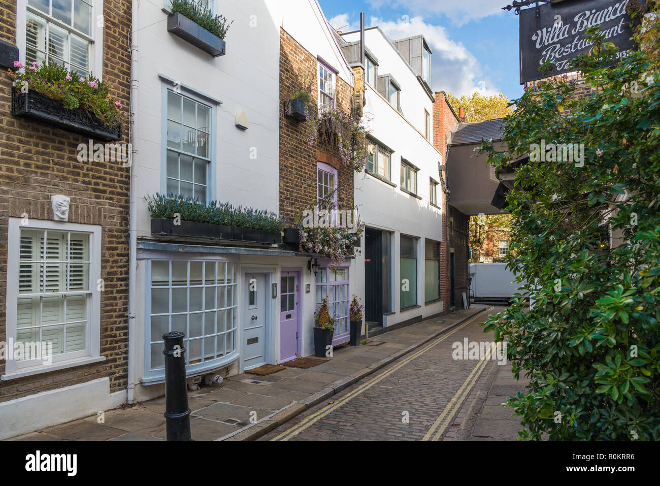 Street hampstead london shops hi-res stock photography and images - Alamy