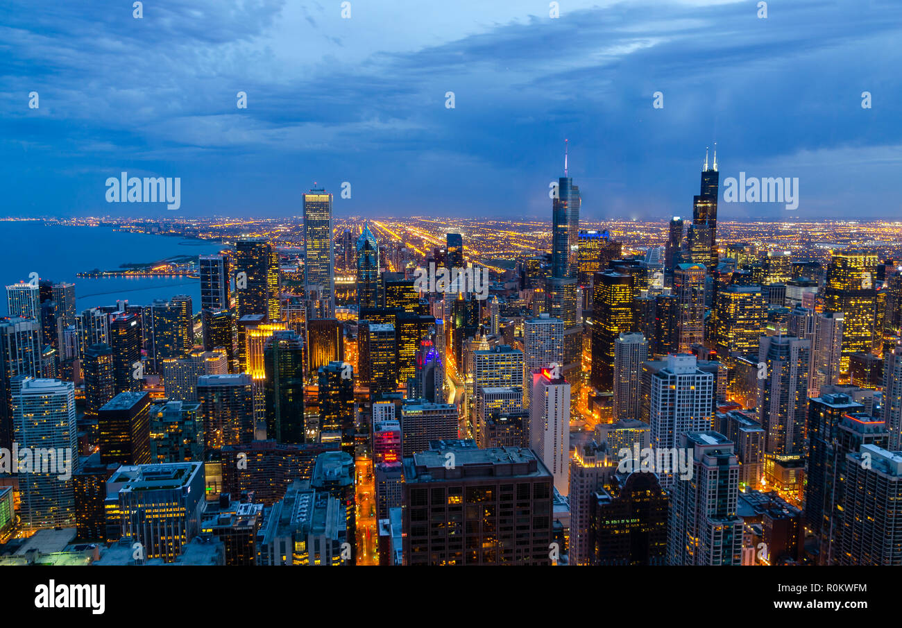 Chicago skyline aerial drone hi-res stock photography and images - Alamy