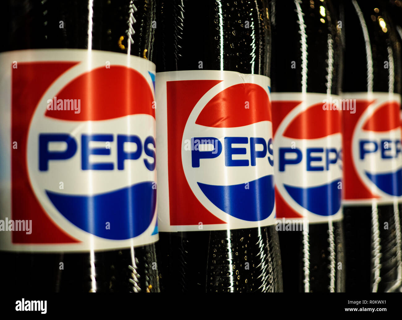 Pepsi cola bottles hi-res stock photography and images - Alamy
