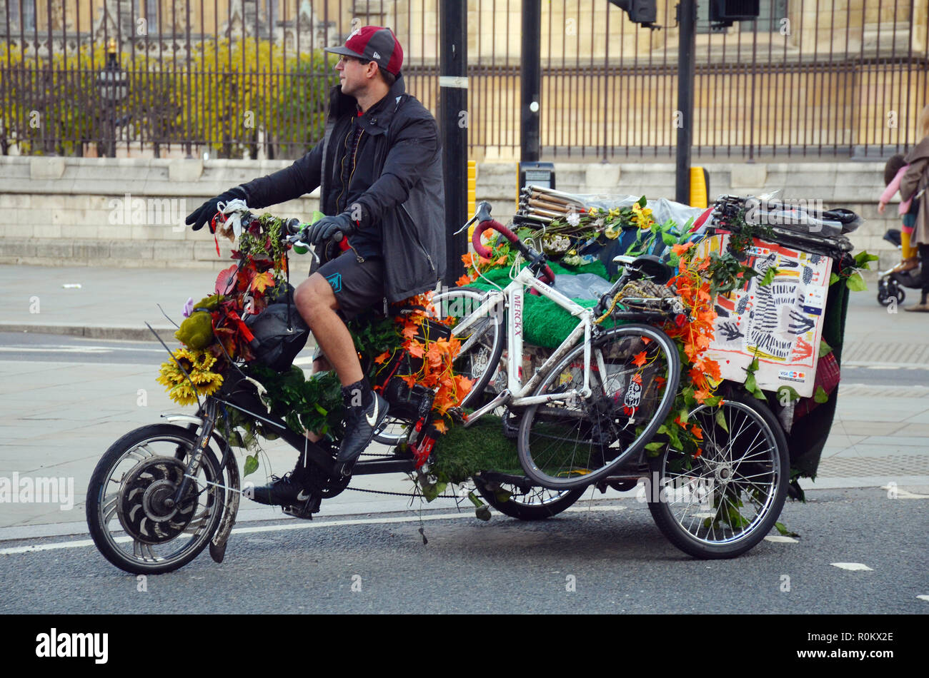 London, UK, 5 November 2018 Pedicab on Parliament Square Stock Photo ...