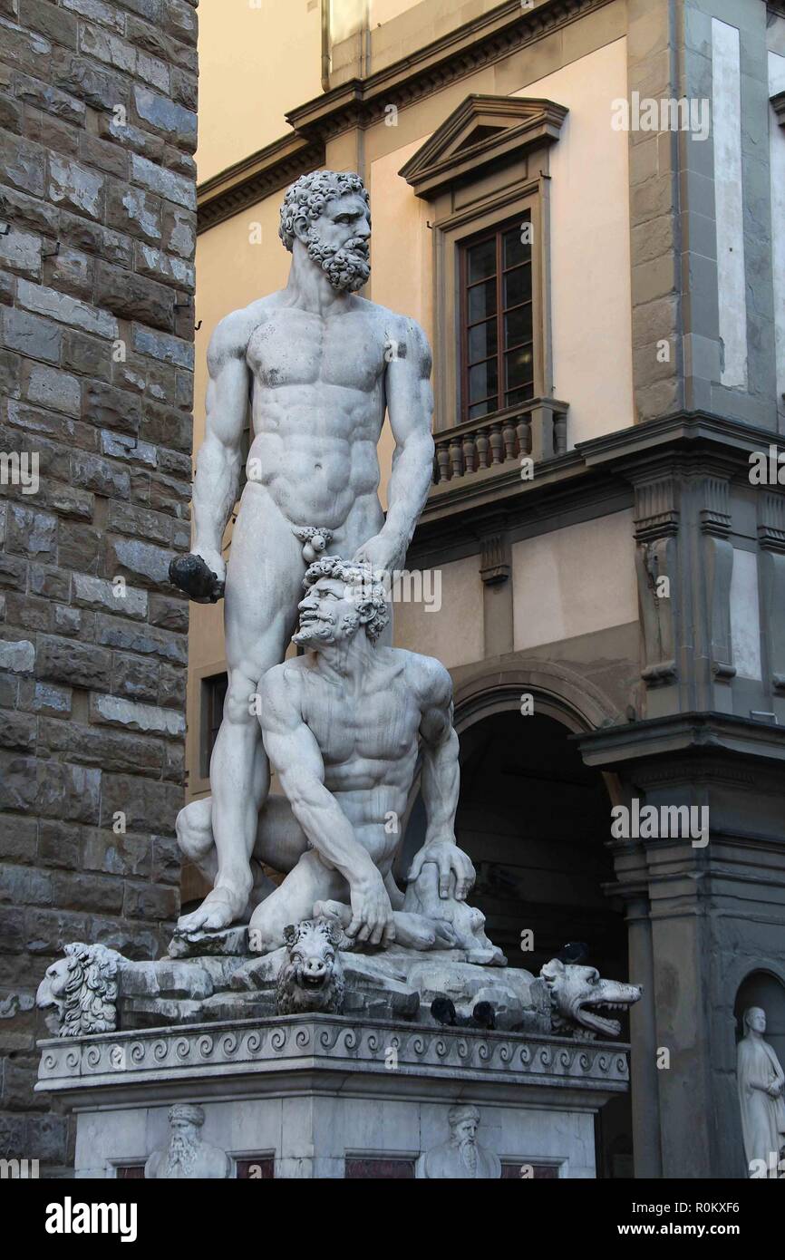 Hercules and Cacus by Baccio Bandinelli outside the Palazzo Vecchio in ...