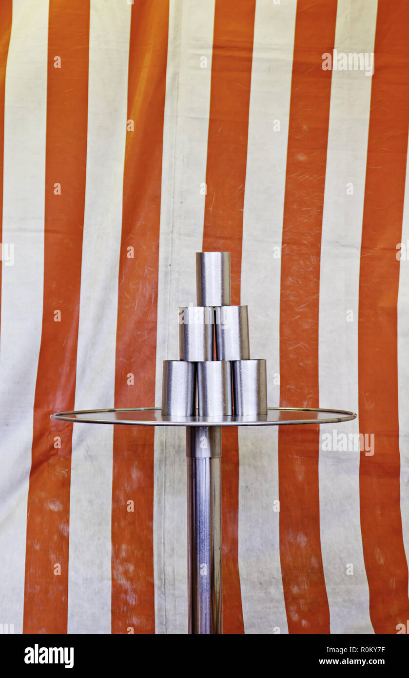 The pyramid game show hi-res stock photography and images - Alamy