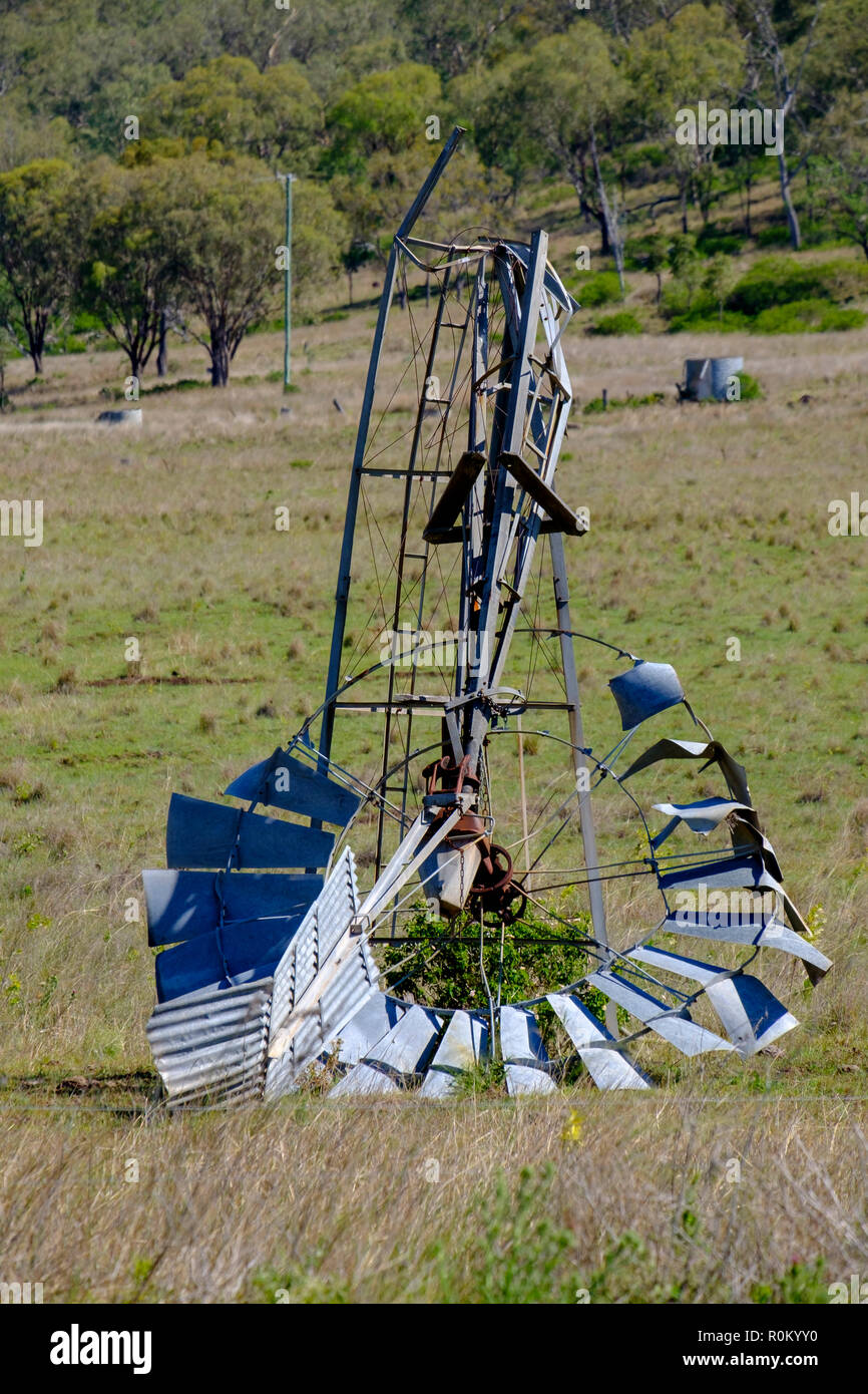 Run down windmill hi-res stock photography and images - Alamy