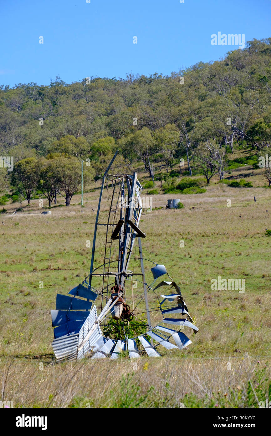 Run down windmill hi-res stock photography and images - Alamy