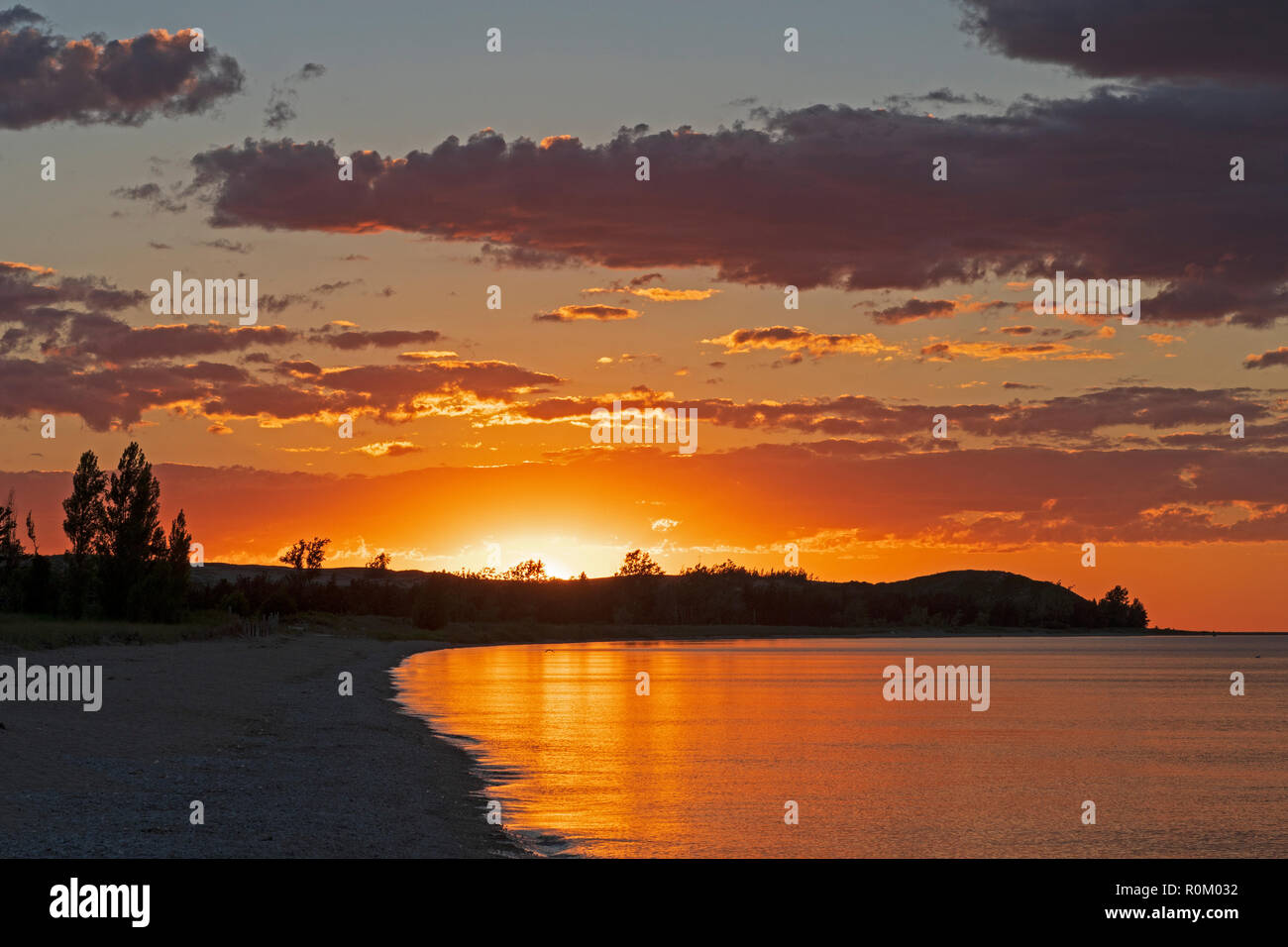 Sunset on remote beach hi-res stock photography and images - Alamy