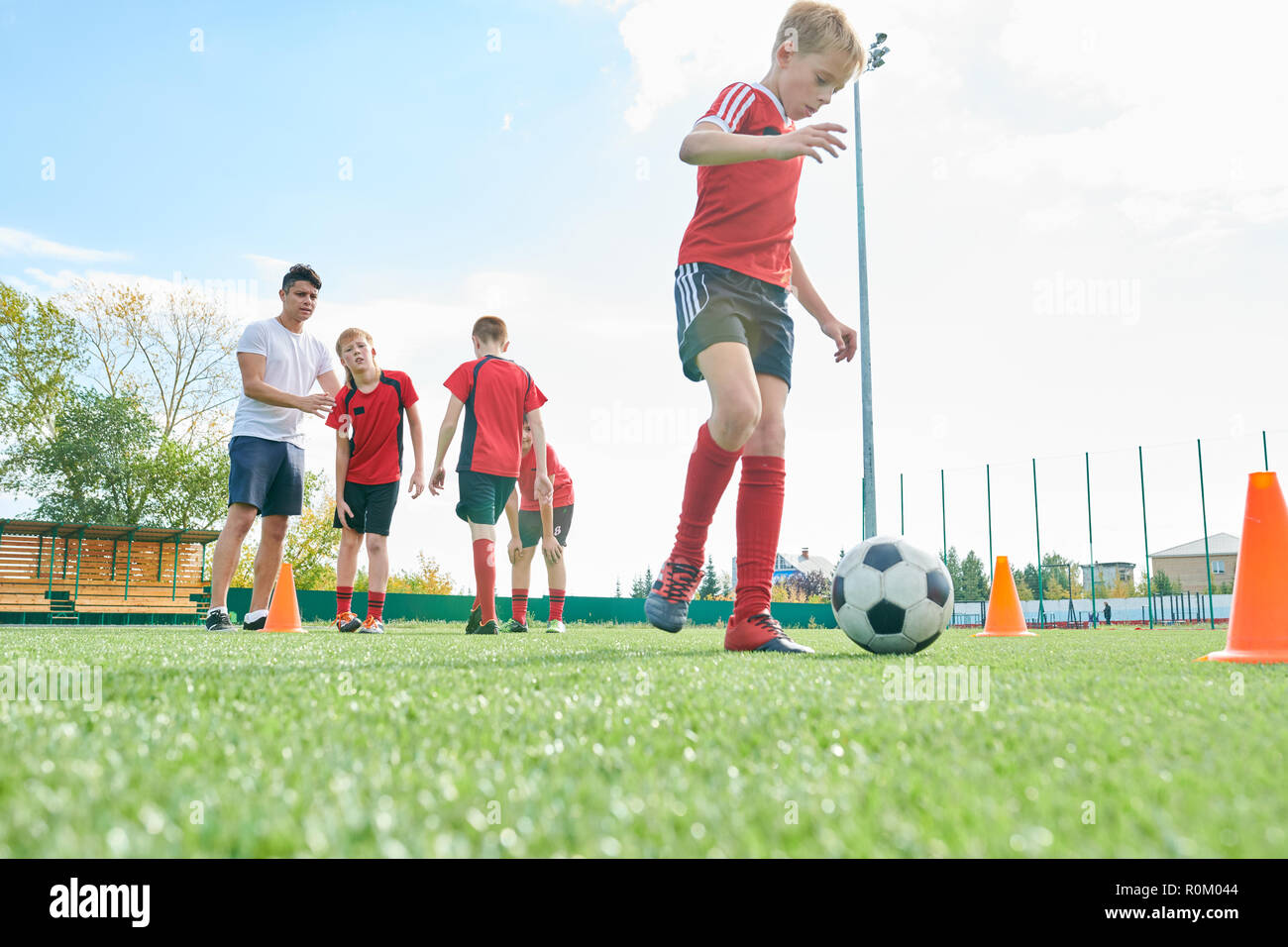 School Football Team Stock Photo - Alamy