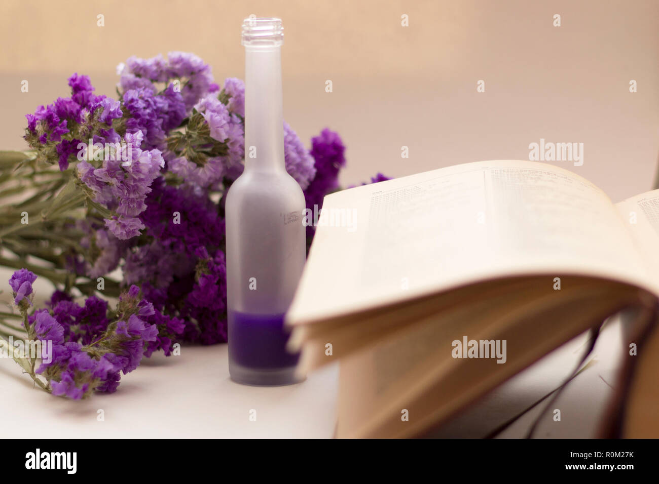 Matt flowers hi-res stock photography and images - Alamy