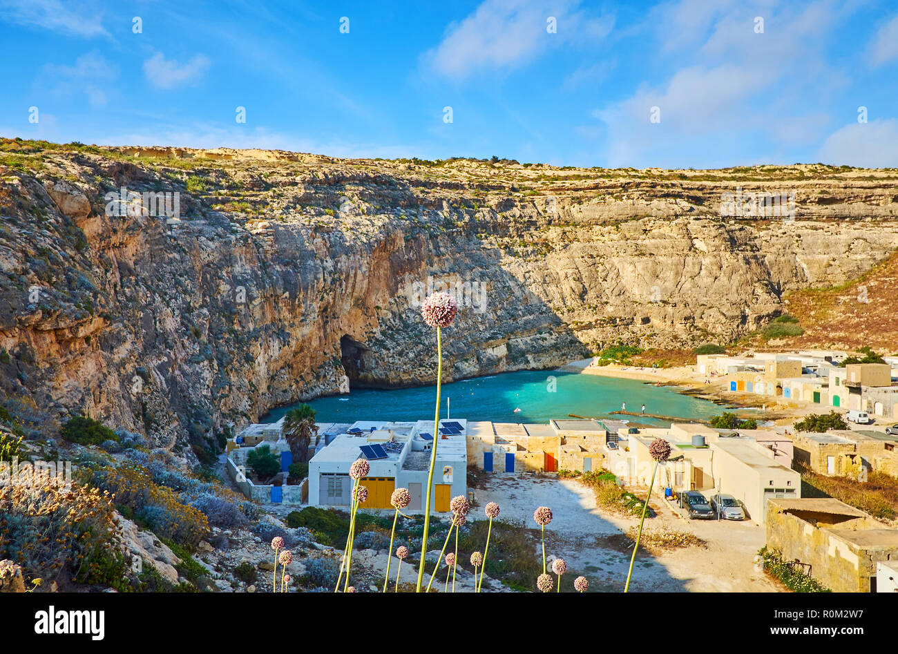 Inland limestone cliff hi-res stock photography and images - Alamy