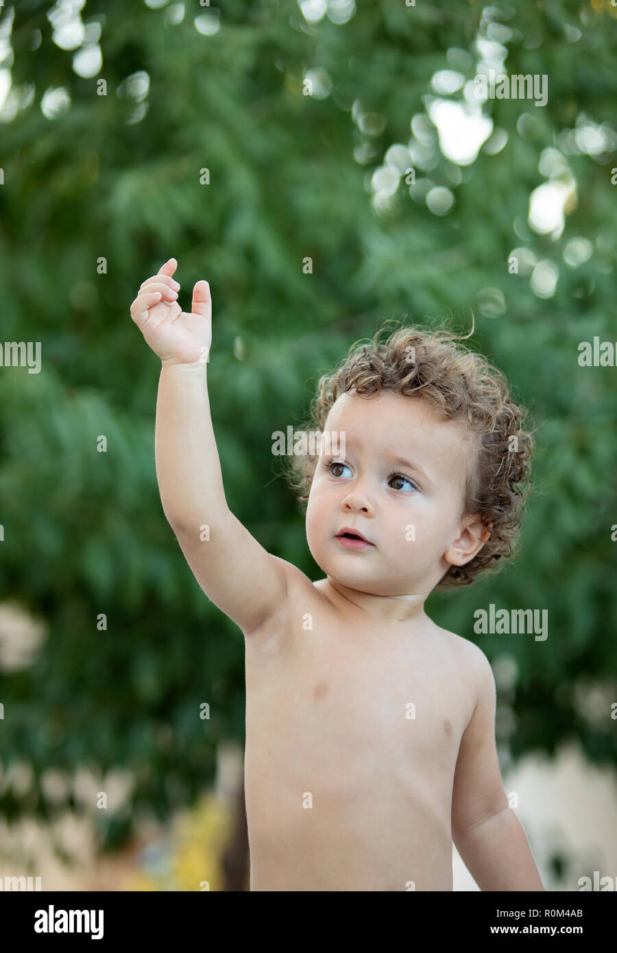 Child without hair hi-res stock photography and images - Alamy