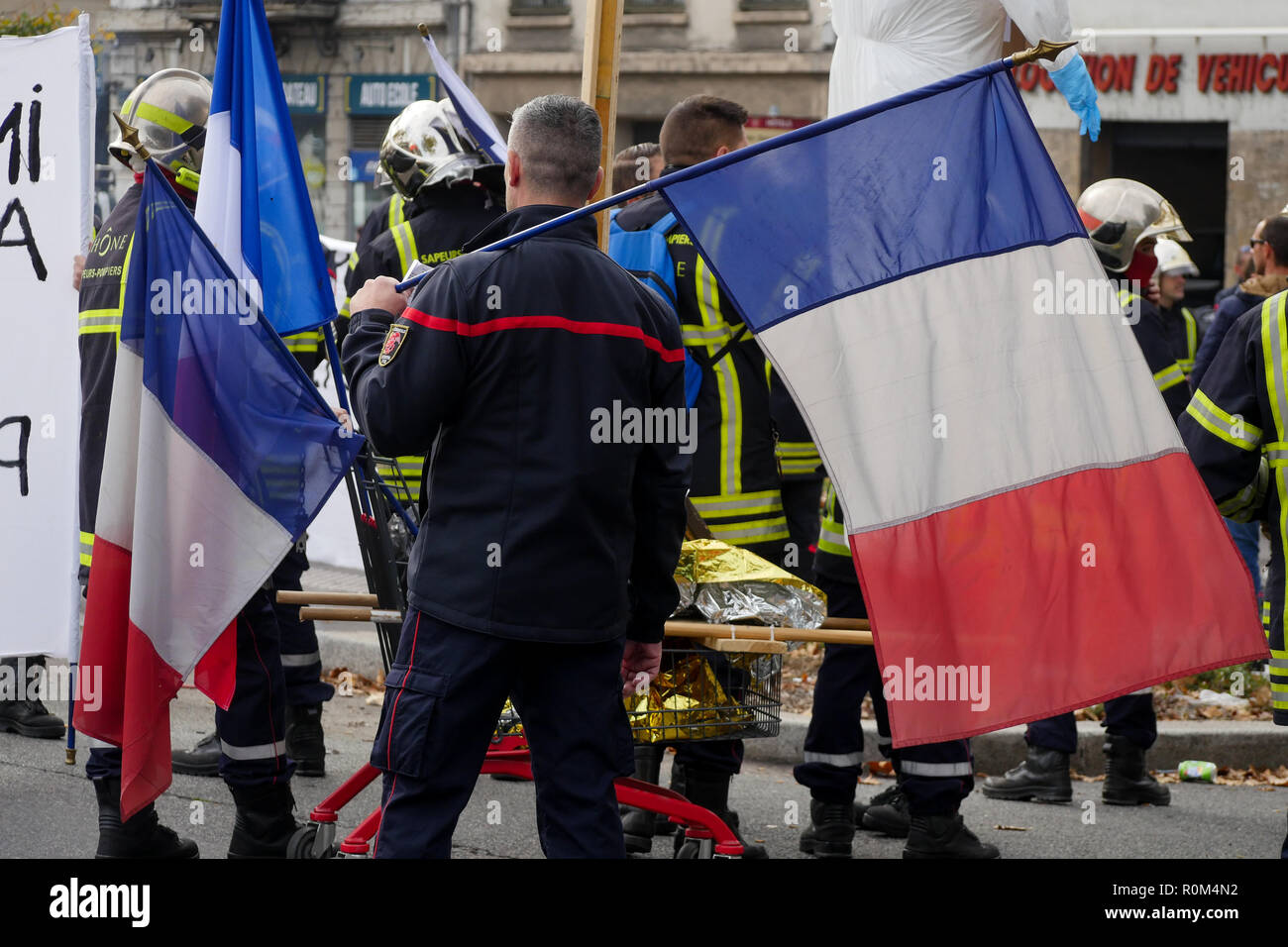 Hundreds of angry firefighters march in Lyon, France Stock Photo - Alamy