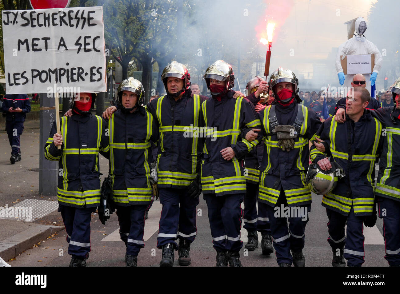 Hundreds of angry firefighters march in Lyon, France Stock Photo - Alamy
