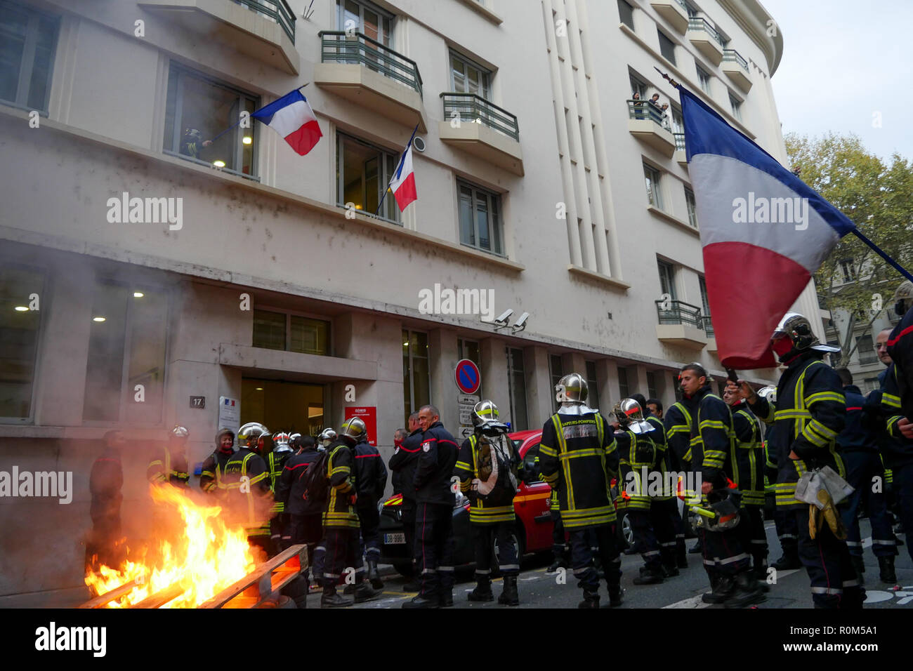 Hundreds of angry firefighters march in Lyon, France Stock Photo - Alamy