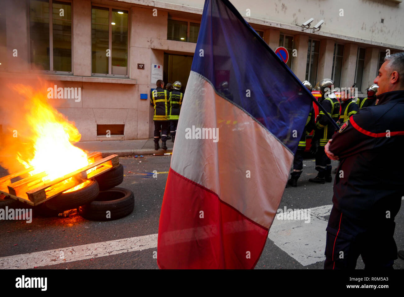 Hundreds of angry firefighters march in Lyon, France Stock Photo - Alamy