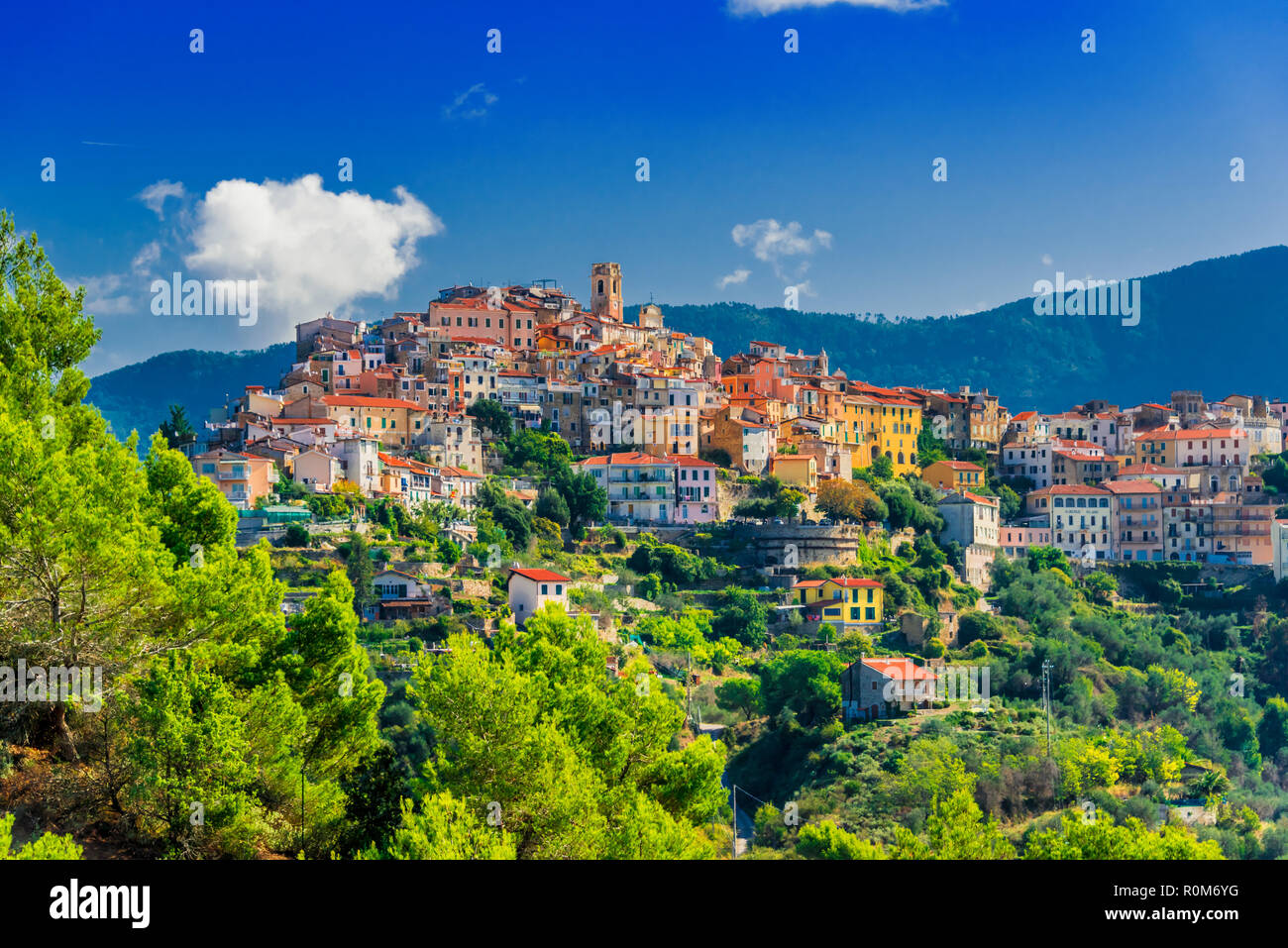Village of perinaldo hi-res stock photography and images - Alamy