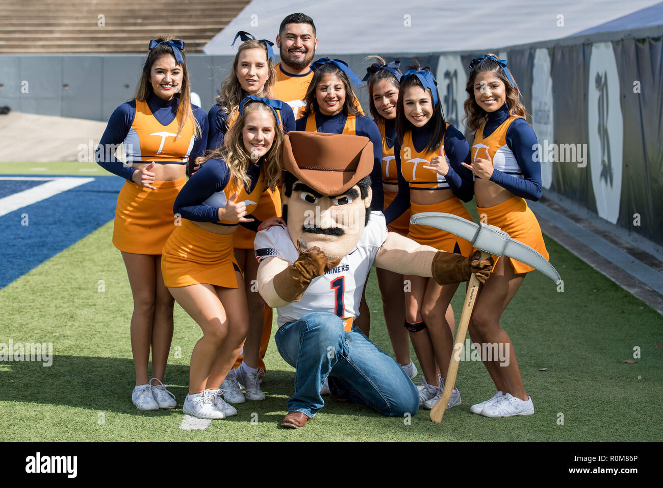 Houston, TX, USA. 3rd Nov, 2018. UTEP Miners cheerleaders and mascot Pete pose for a photo prior ...