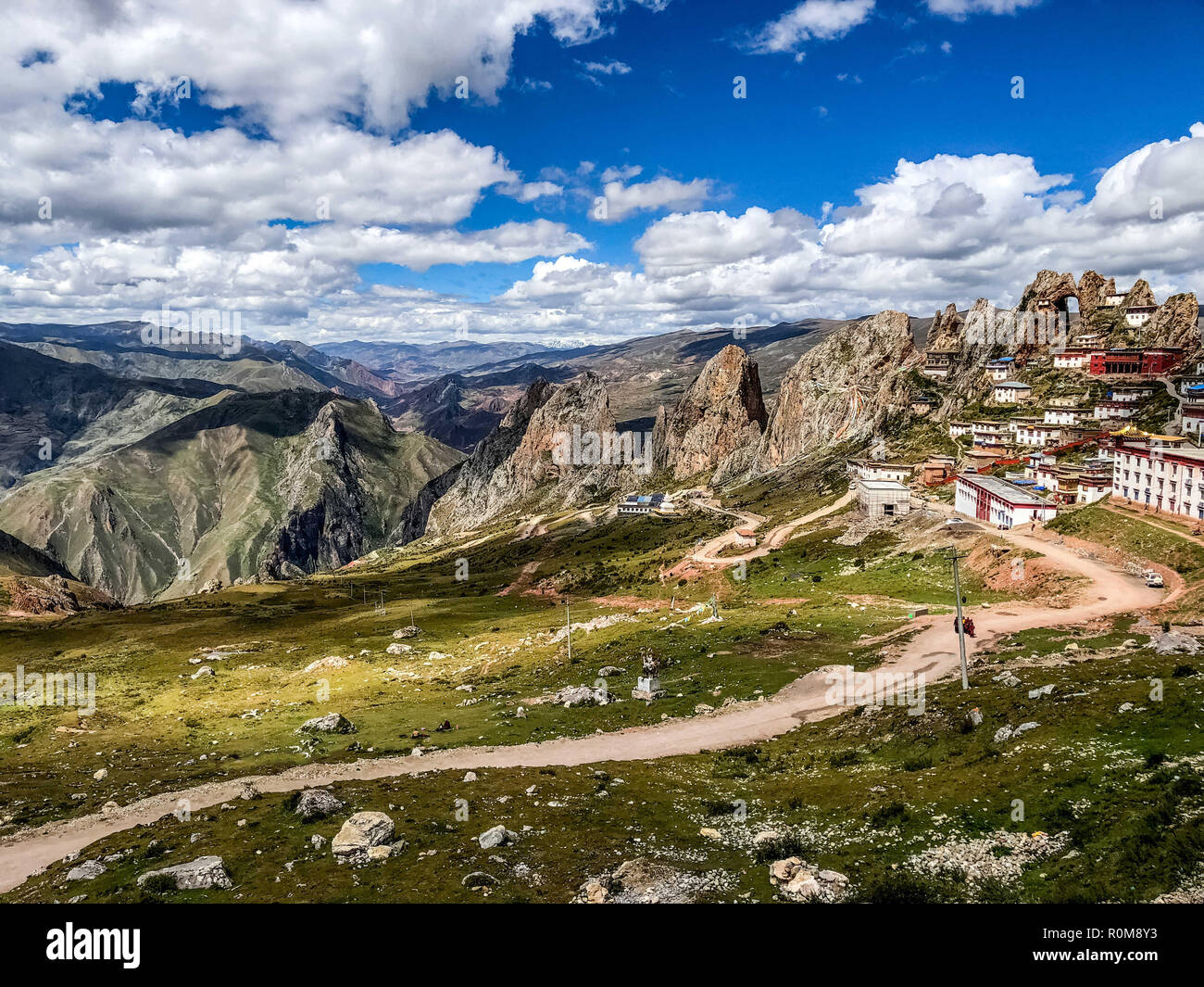 Tibet, Tibet, China. 6th Nov, 2018. Tibet, CHINA-Scenery of Zizhu ...
