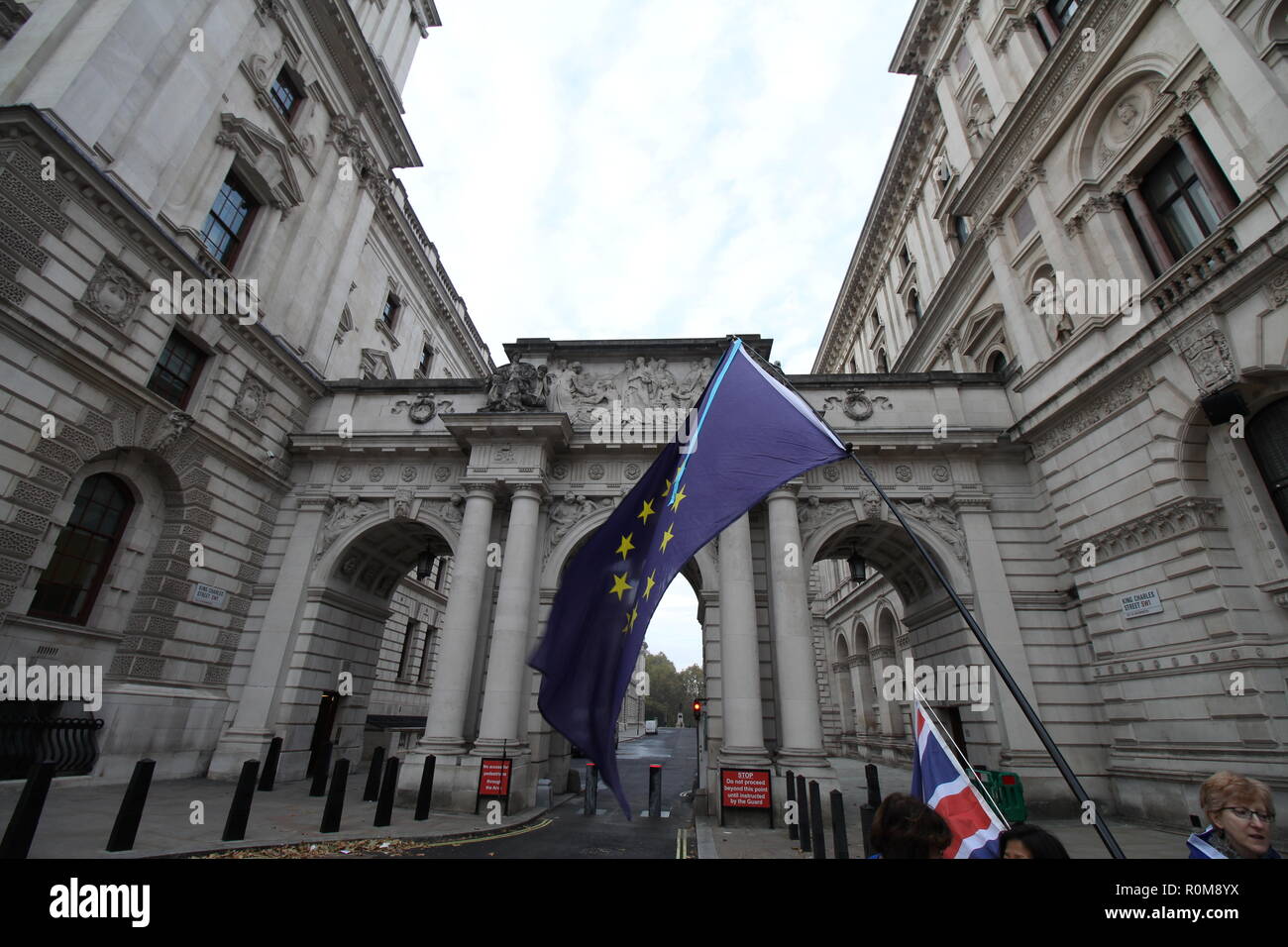London, UK. 5th Nov 2018. Masked protestors are expected to descend on ...
