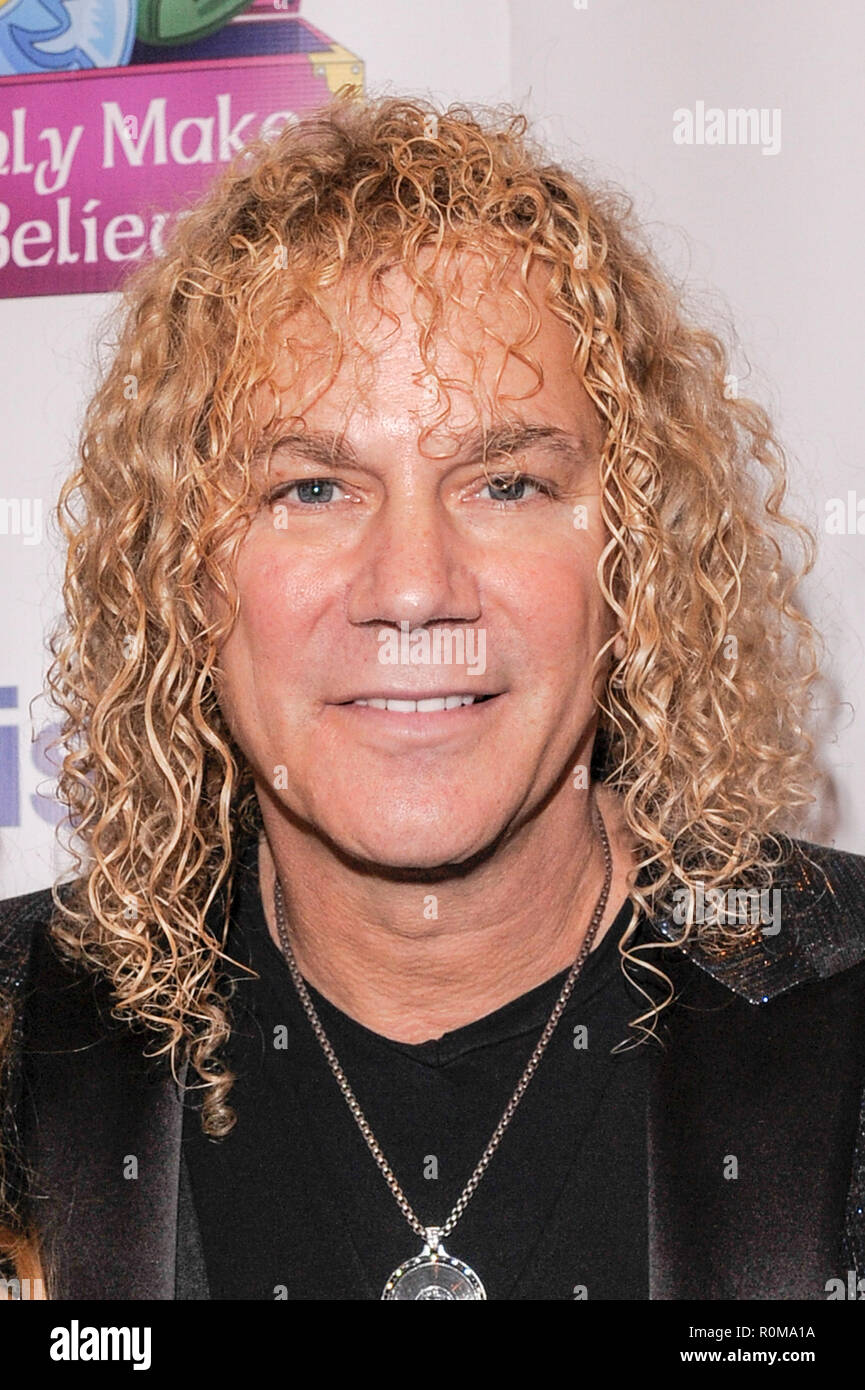 New York, USA. 5th Nov 2018. Bon Jovi member David Bryan (R) attends ...