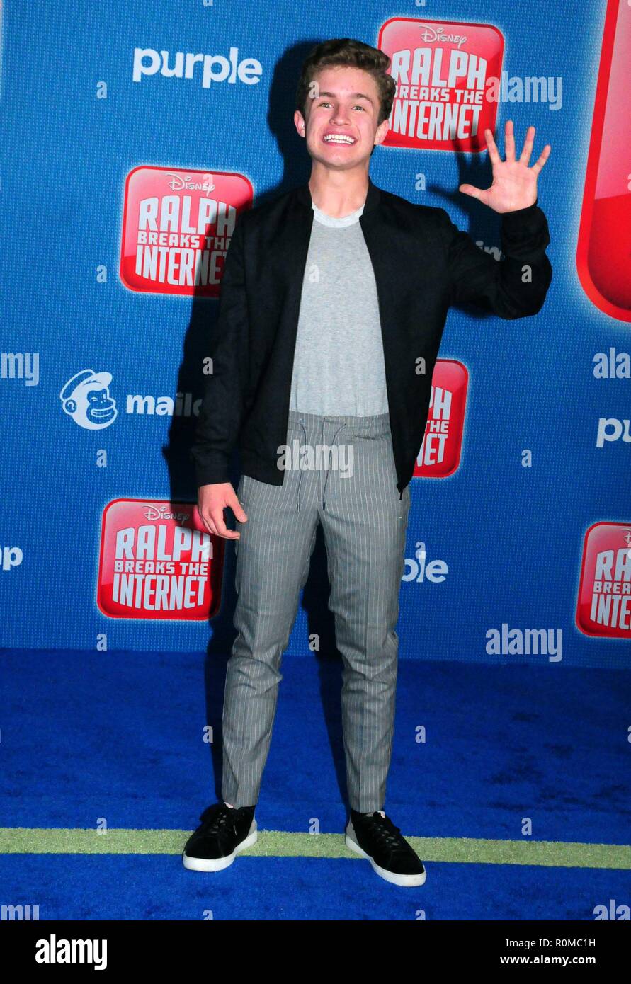 Los Angeles, USA. 5th Nov 2018. Actor Sean Giambrone attends Walt ...