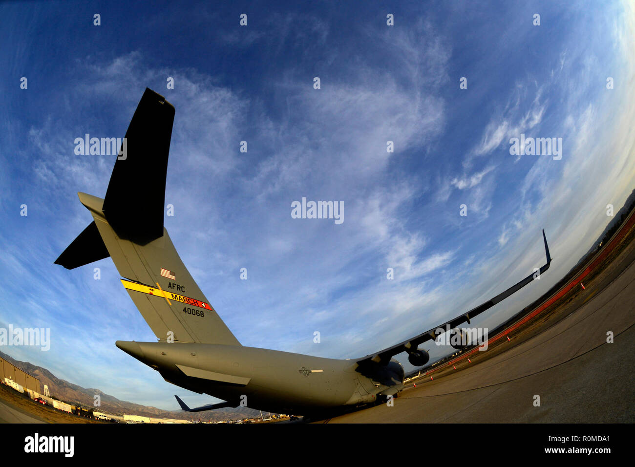 Strategic airlift jet hi-res stock photography and images - Alamy