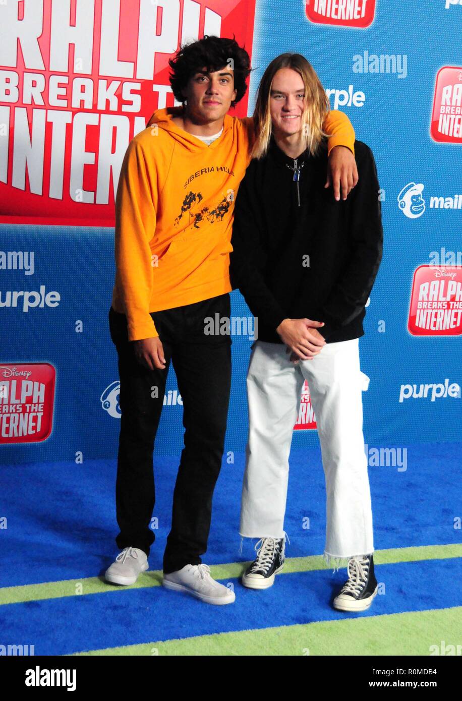 Los Angeles, USA. 5th Nov 2018. (L-R) Daniel Lara and Josh Holz attend ...