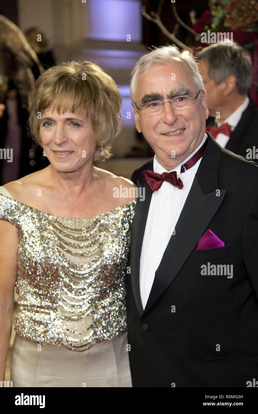 Theo WAIGEL, politician, with wife Irene EPPLE-WAIGEL, red carpet, Red ...