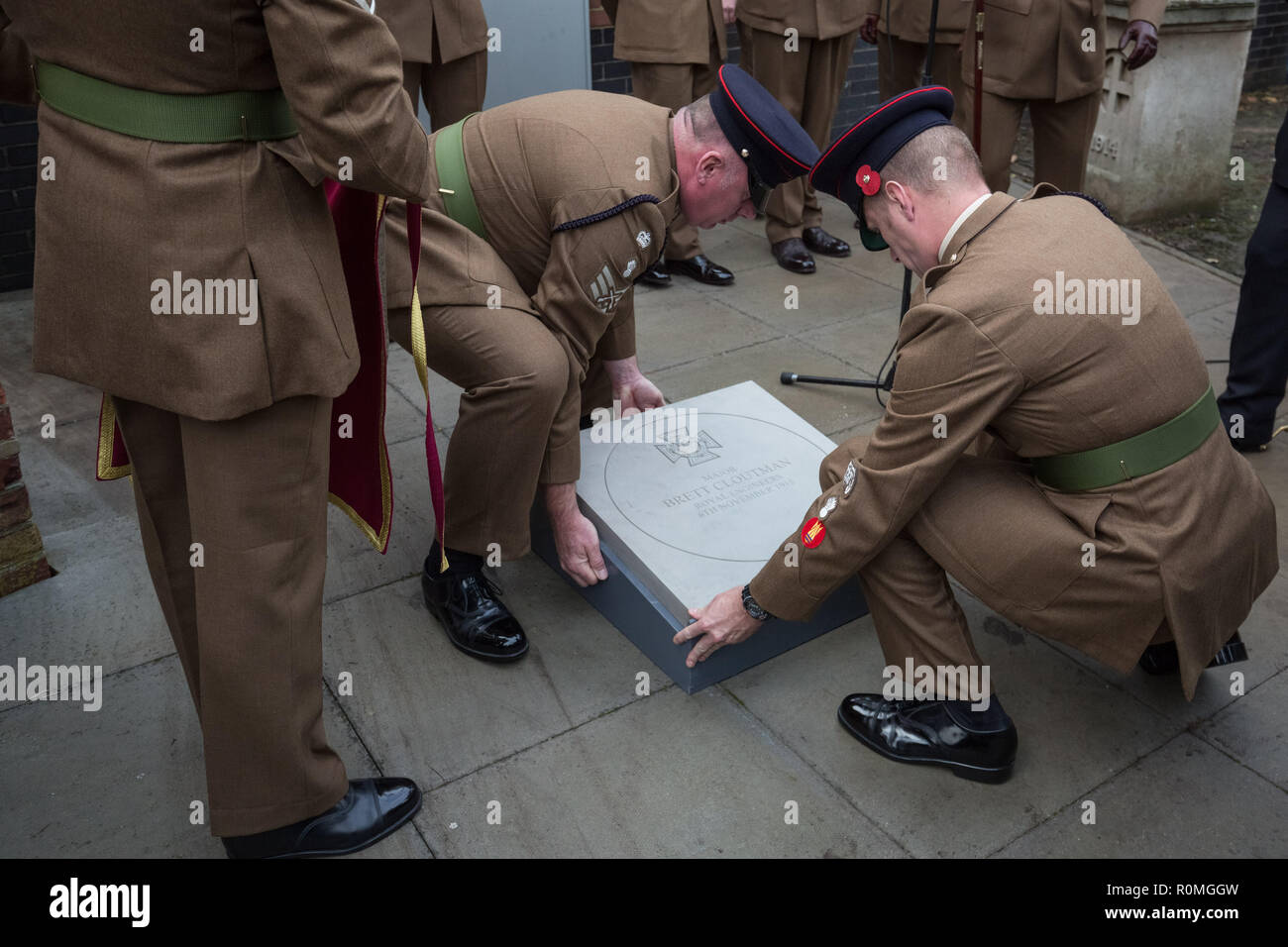 London, UK. 6th Nov 2018. Unveiling of the final London Victoria Cross ...