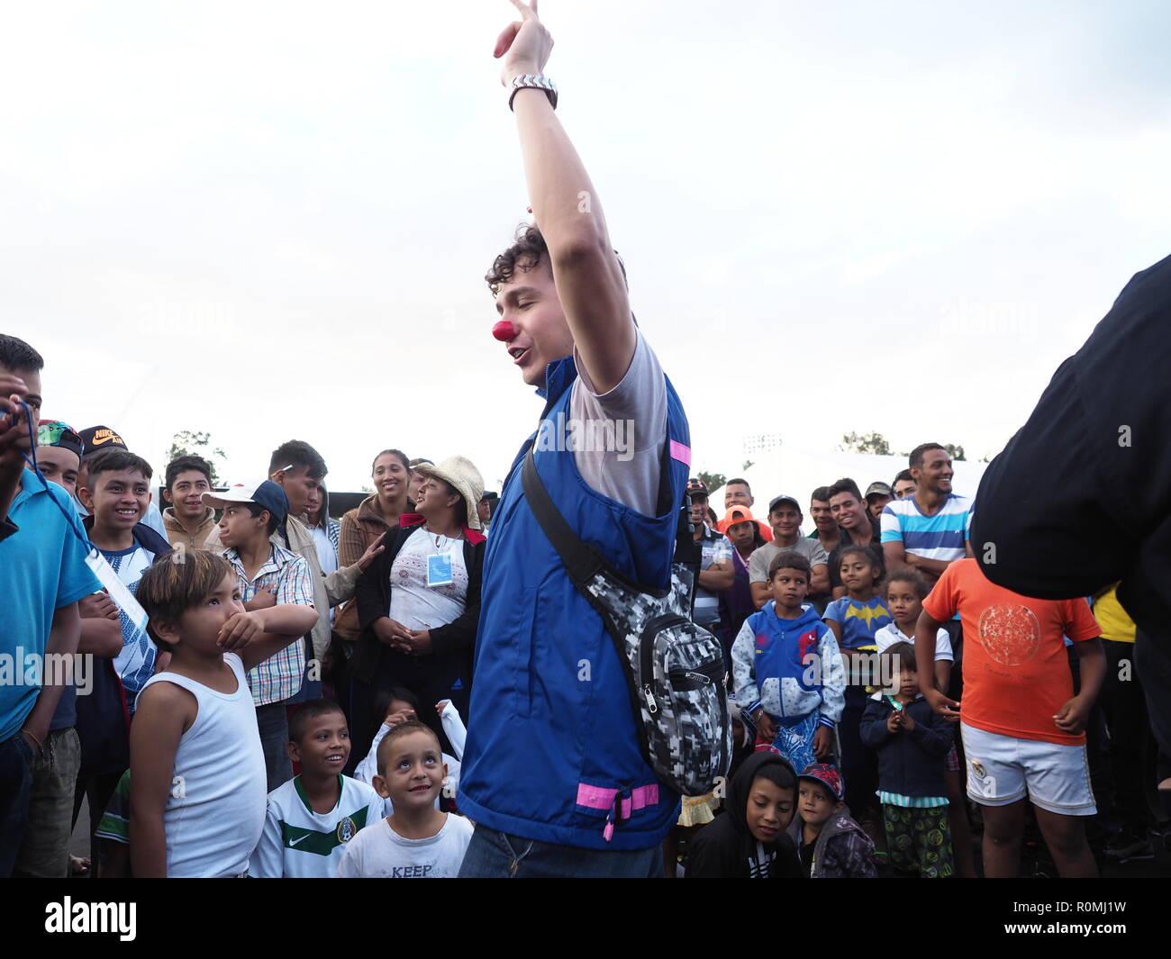 Mexico City, Mexico. 5th Nov 2018. Squeals of delight erupt from the ...