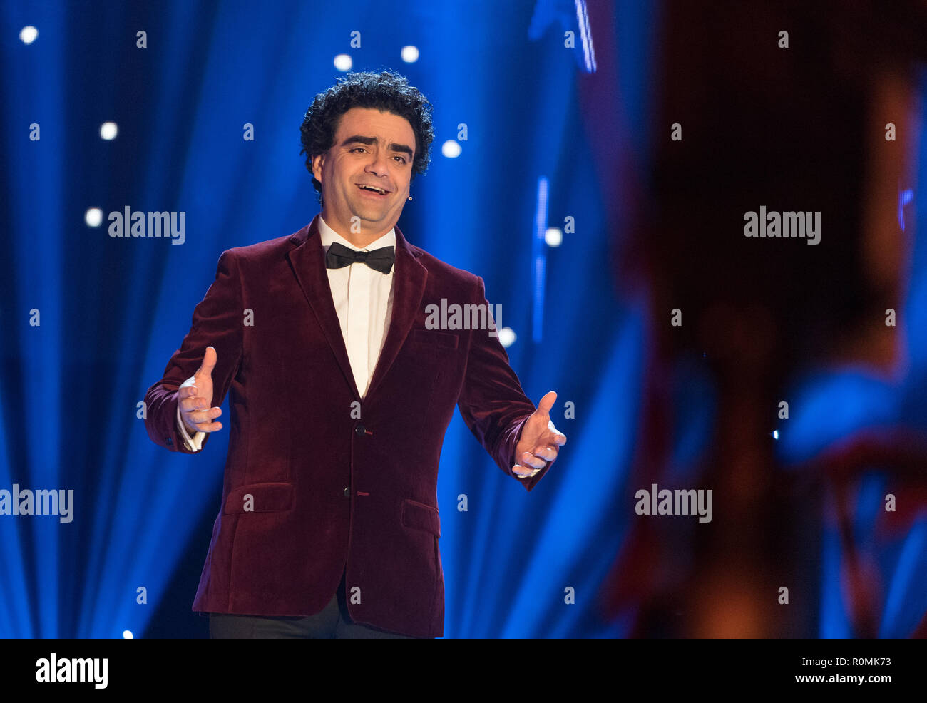 Zwickau, Germany. 06th Nov, 2018. Opera singer Rolando Villazon sings ...