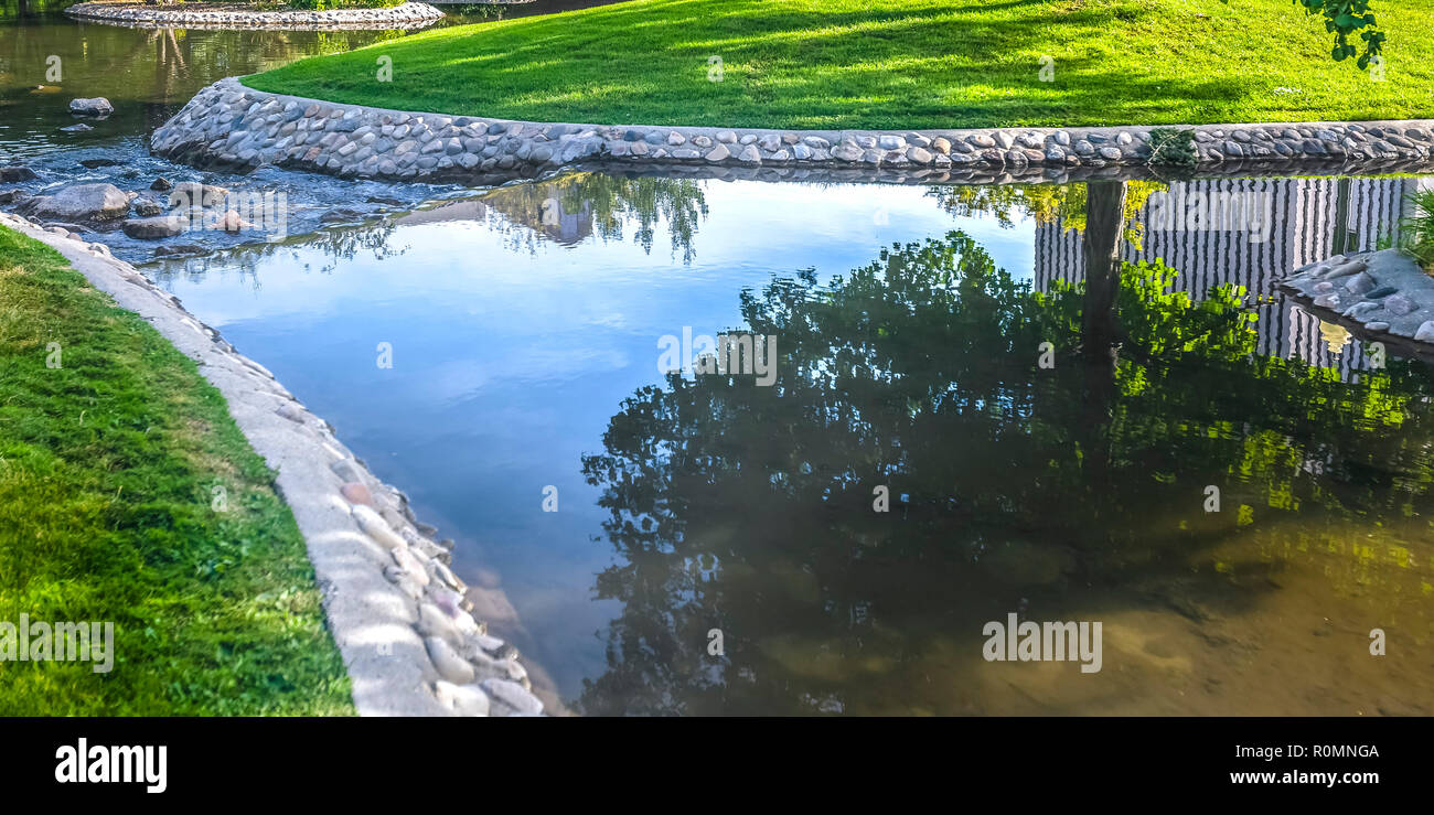 Clear lake reflections hi-res stock photography and images - Alamy