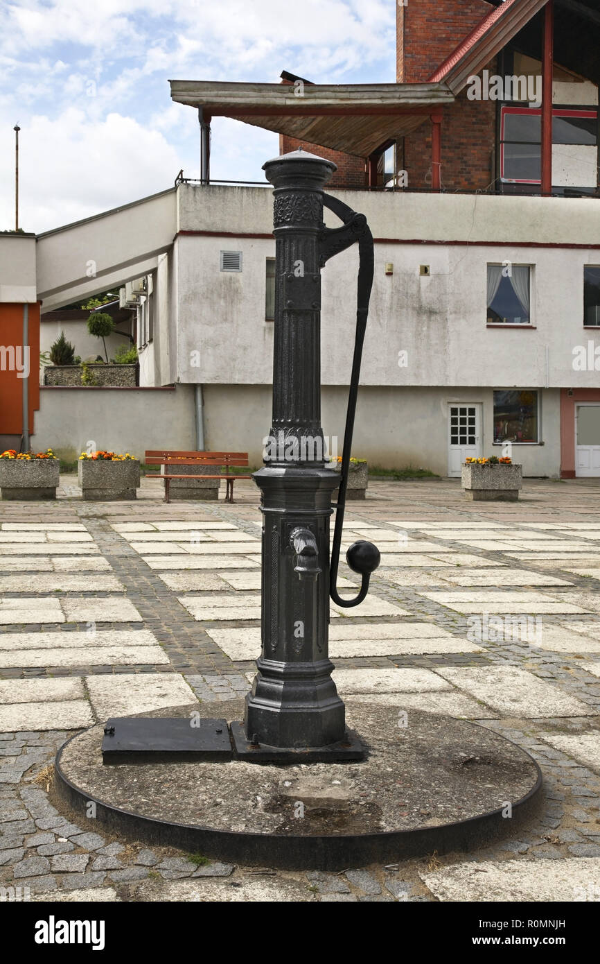 Standpipe at Market square in Frombork. Poland Stock Photo - Alamy