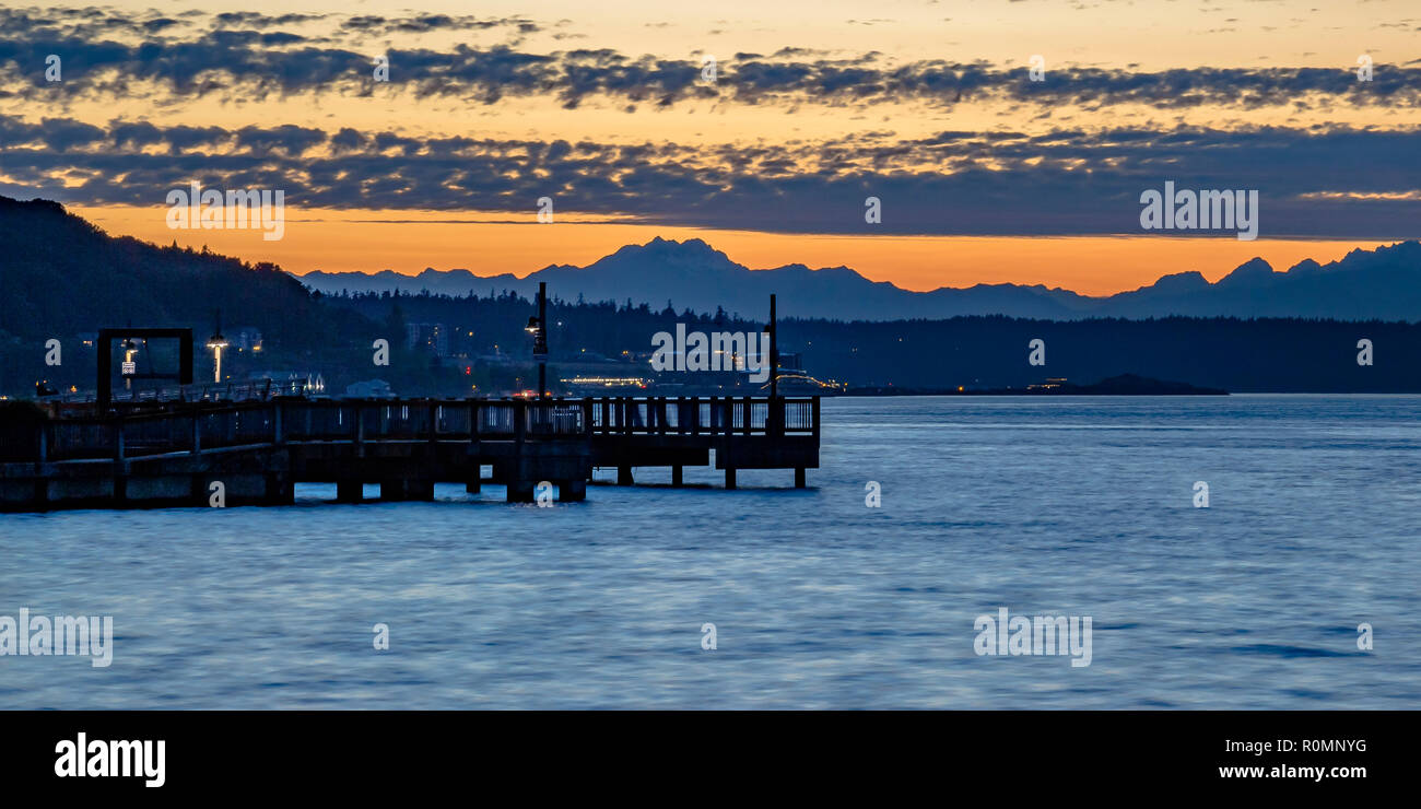 Tacoma waterfront at sunset hi-res stock photography and images - Alamy