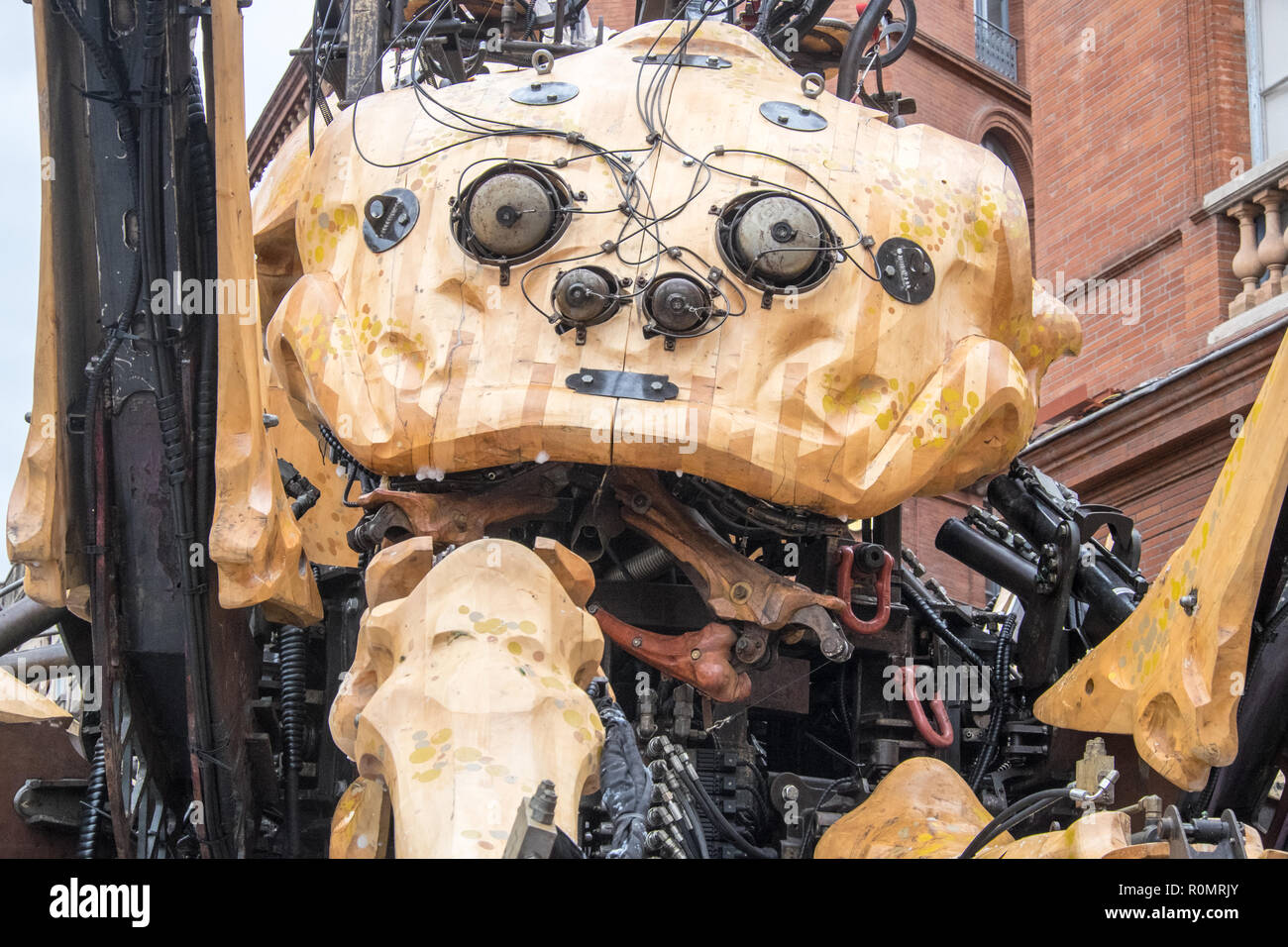 A gigantic mechanical spider hi-res stock photography and images - Alamy