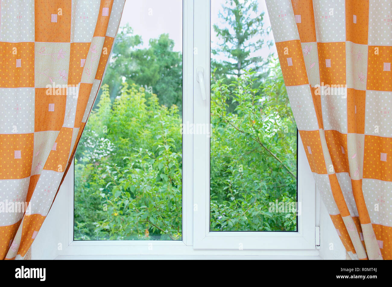 Open curtains hi-res stock photography and images - Alamy