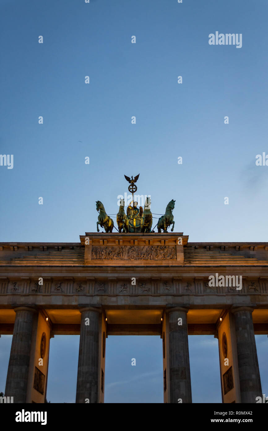 Brandenburger gate hi-res stock photography and images - Alamy