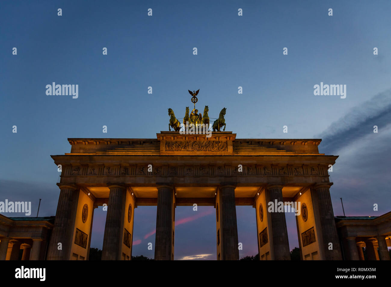 Brandenburger gate hi-res stock photography and images - Alamy