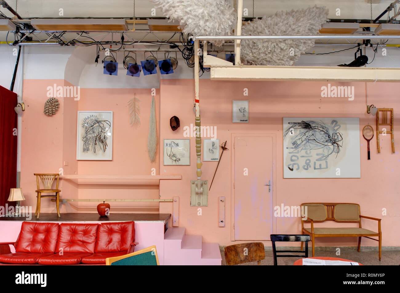 Wien, 3-Raum-Theater von Hubsi Kramar in der Veterinärmedizinischen ...