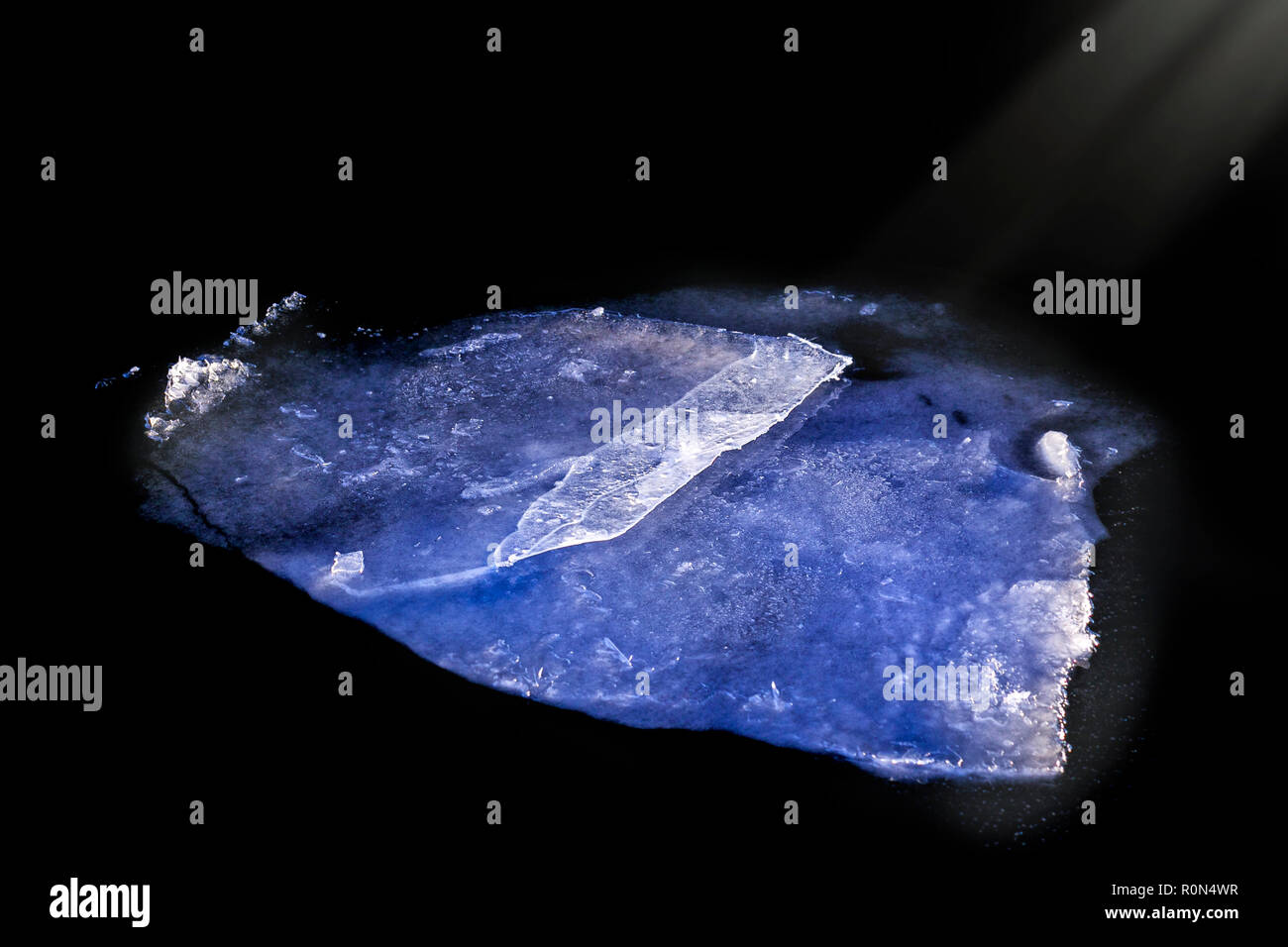 North pole ice floes hi-res stock photography and images - Alamy