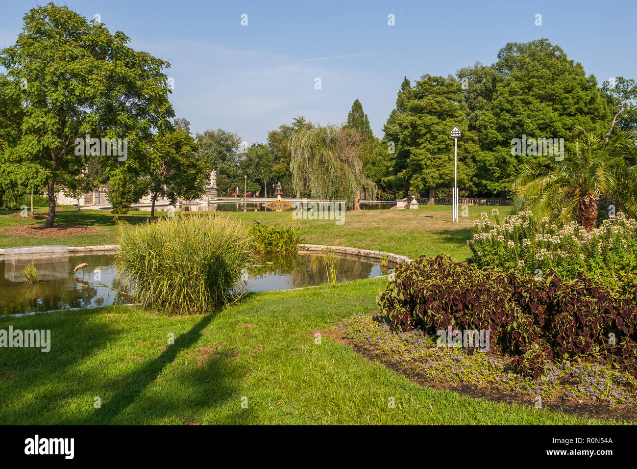 Landscape of Tower Grove Park Stock Photo - Alamy