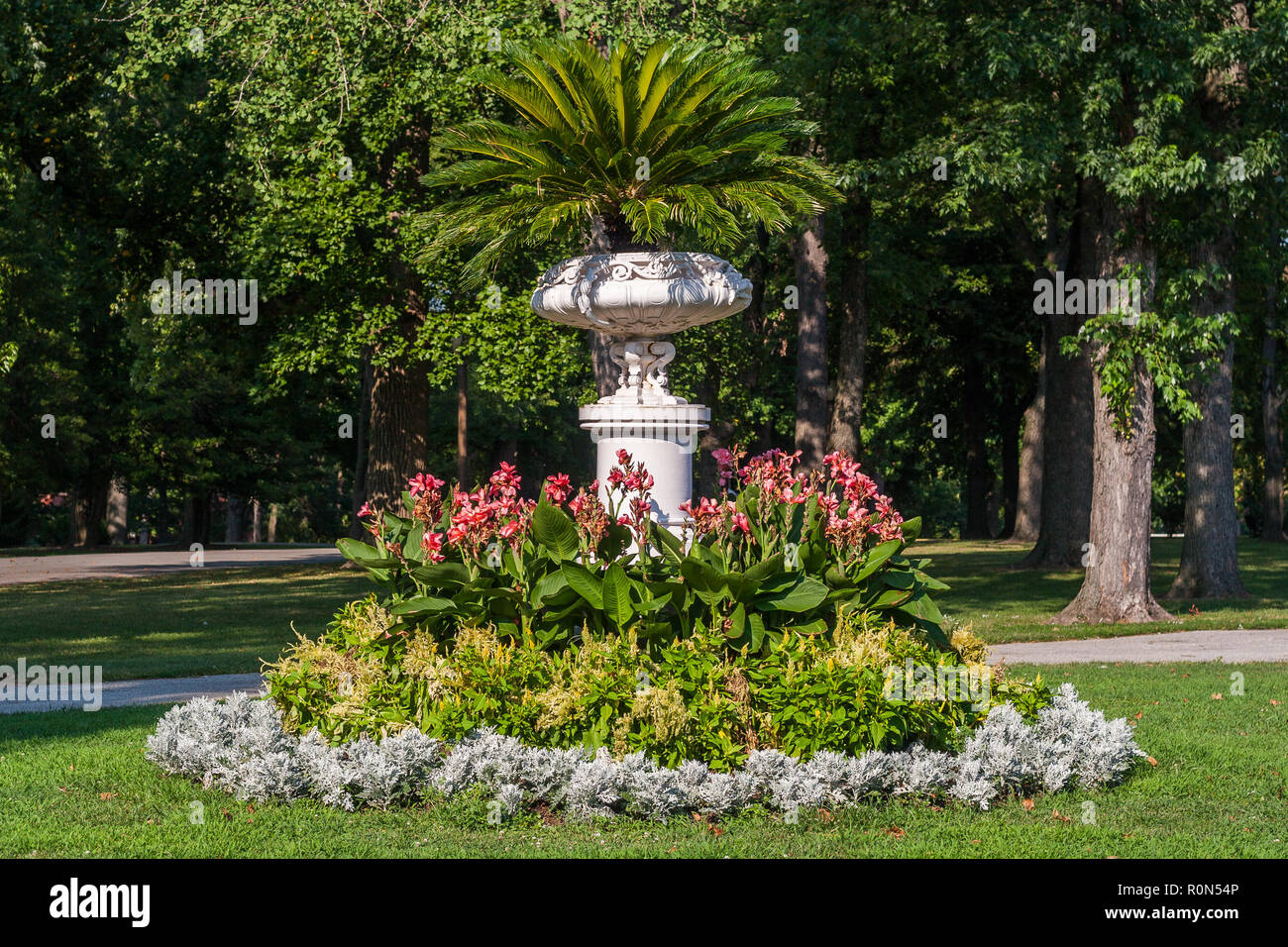 Landscape of Tower Grove Park Stock Photo - Alamy