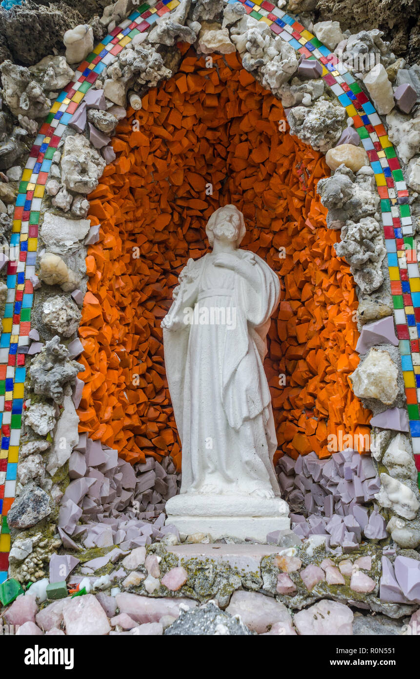 Roadside shrine grotto hi-res stock photography and images - Alamy