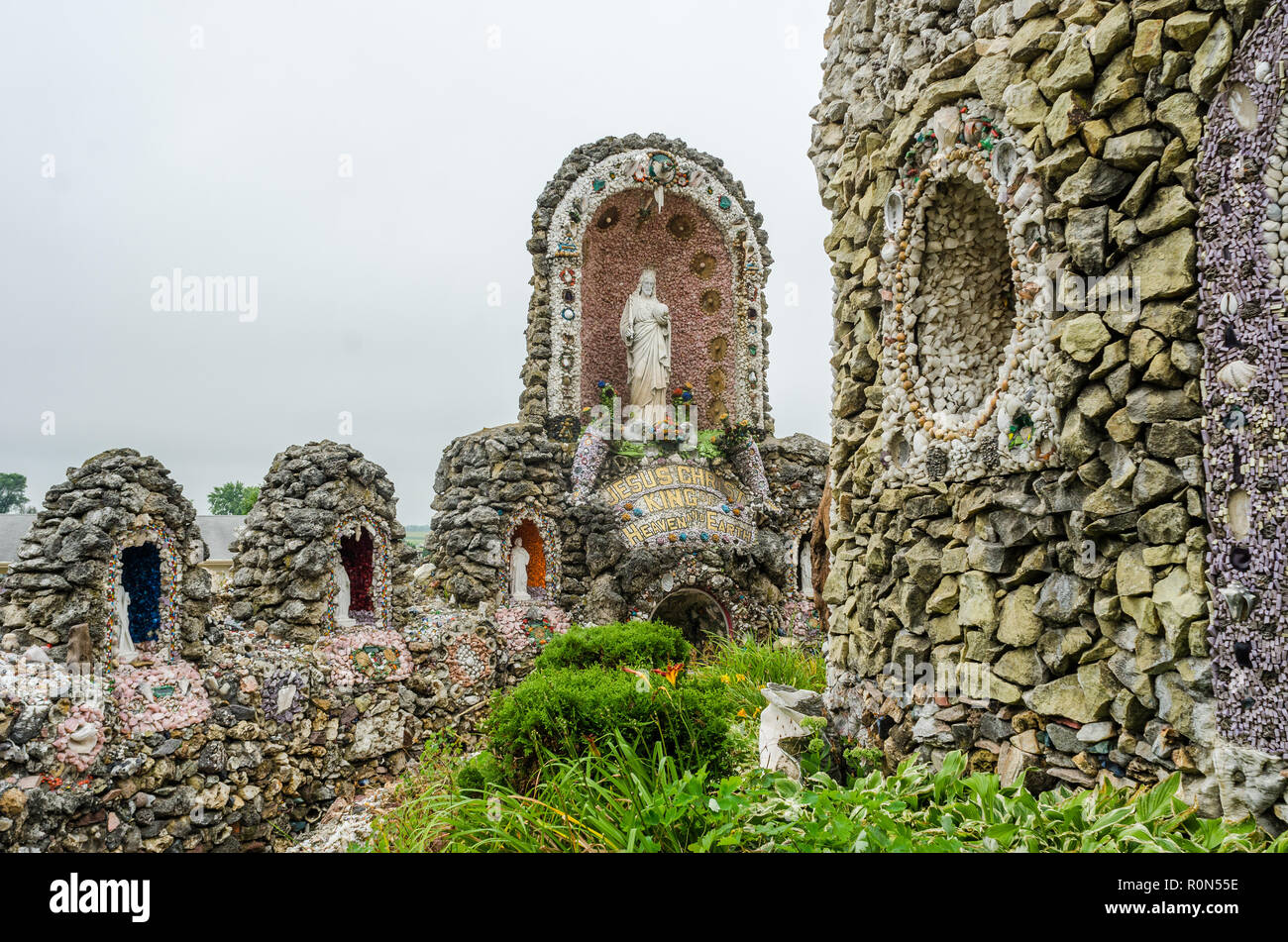 Roadside shrine grotto hi-res stock photography and images - Alamy