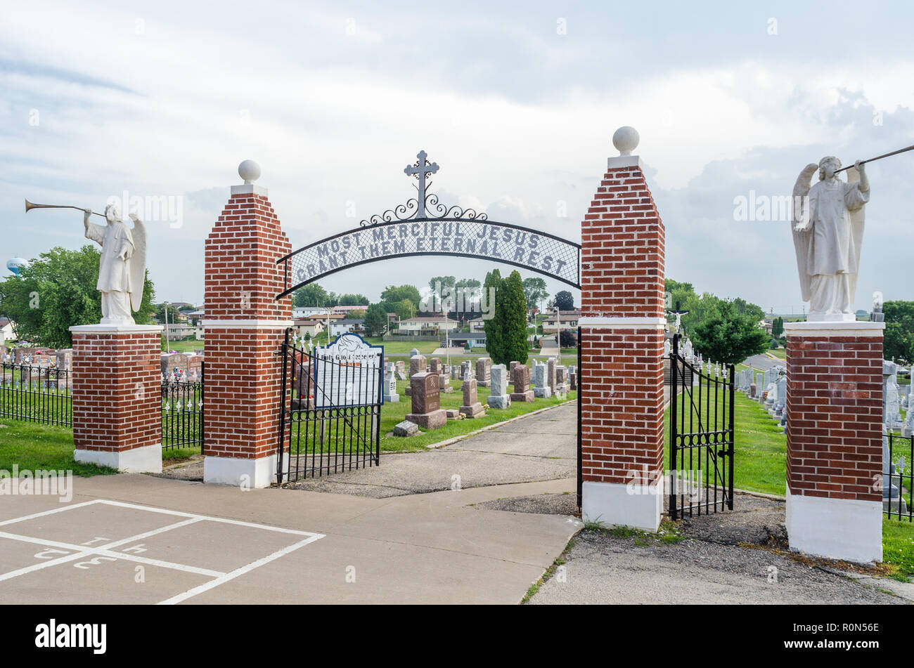 Roadside cemetery old cemetery hi-res stock photography and images - Alamy