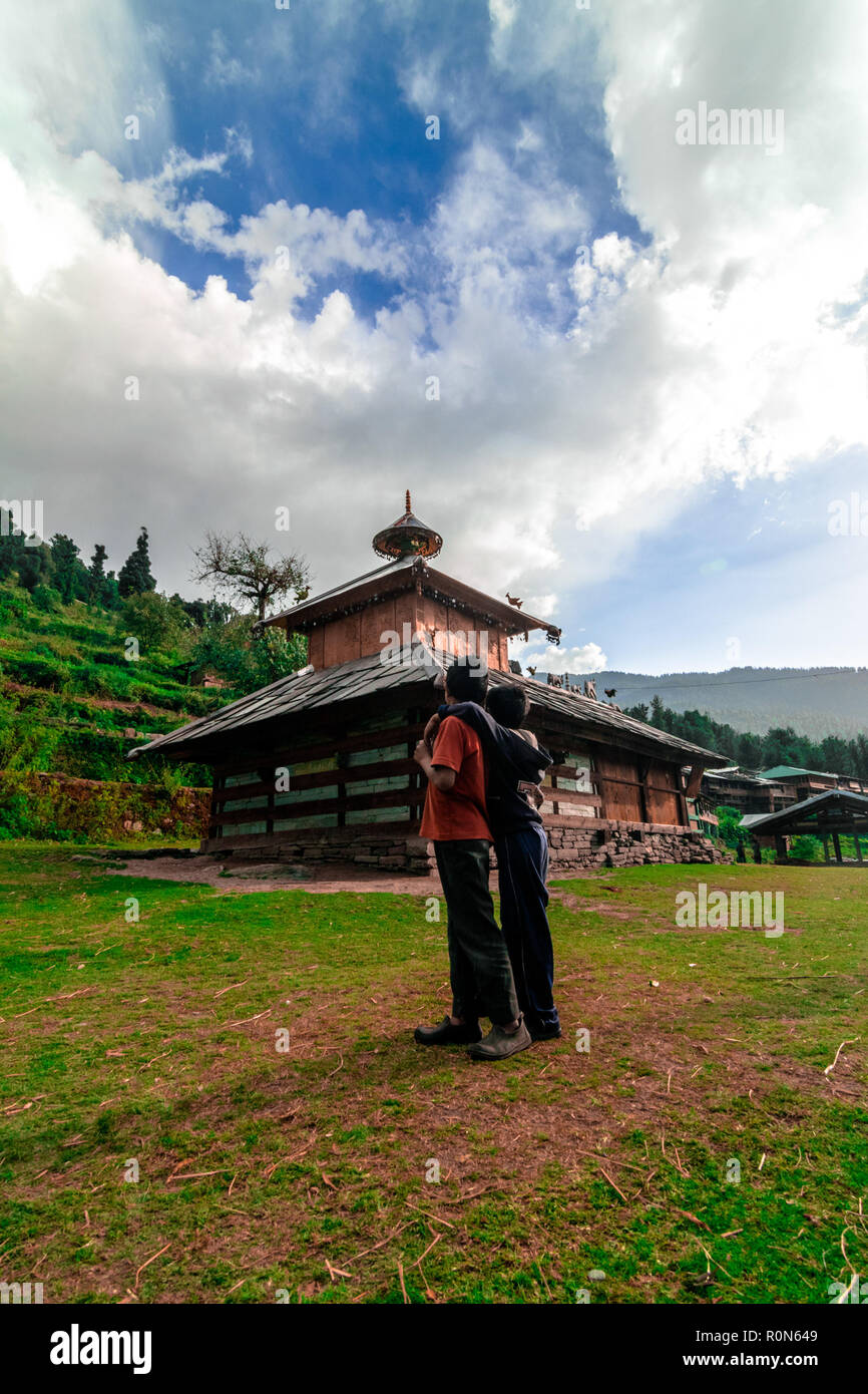 A Traditional Himalayan Wooden House in Sankri Range, Uttrakhand, India ...