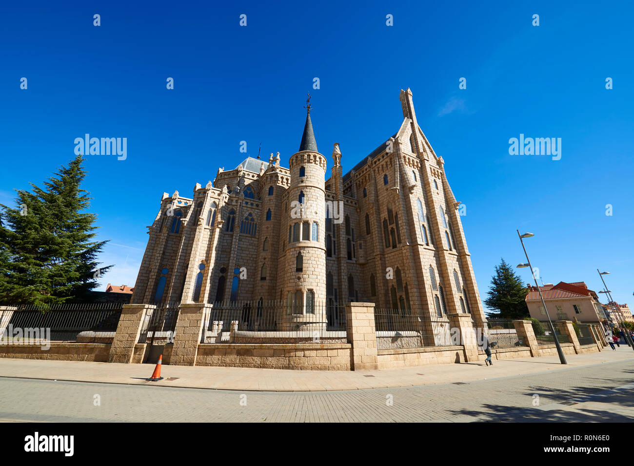 Palace of gaudi astorga hi-res stock photography and images - Alamy