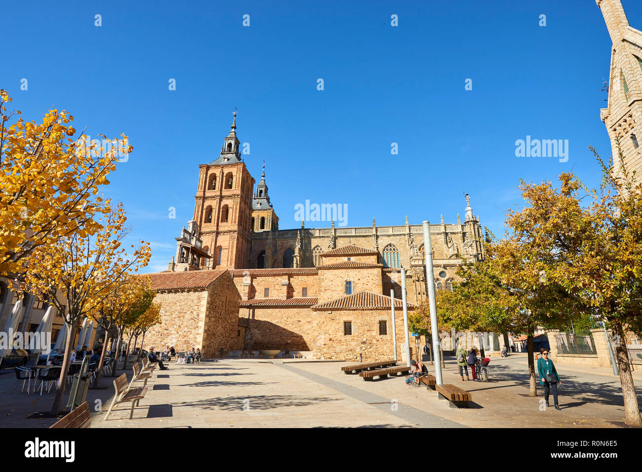 Square of eduardo de castro hi-res stock photography and images - Alamy
