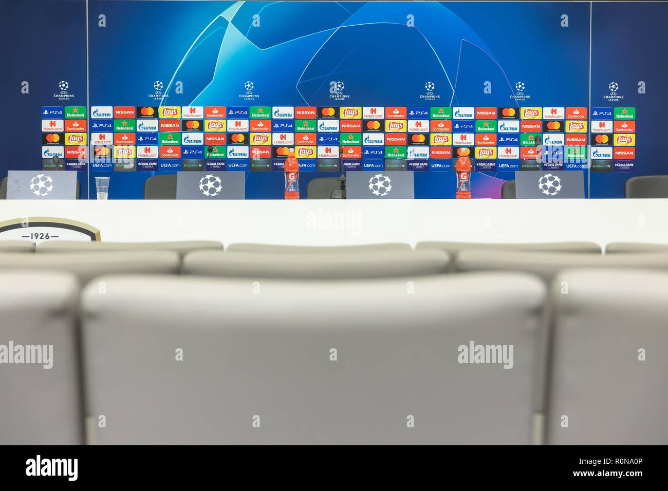 Press conference room hi-res stock photography and images - Alamy