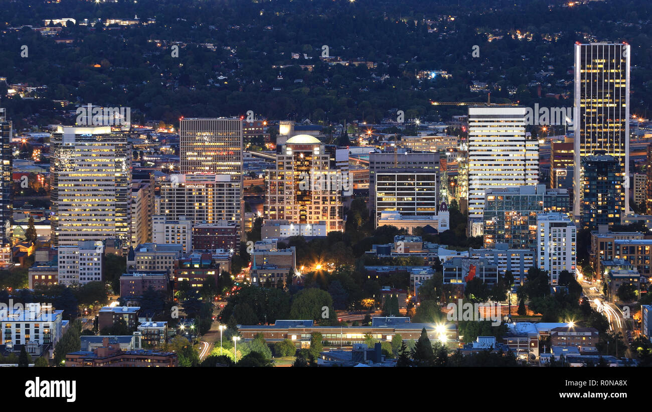 A Night view of Portland, Oregon city center Stock Photo - Alamy